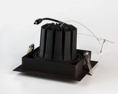 QUANT One Black – Aronlight